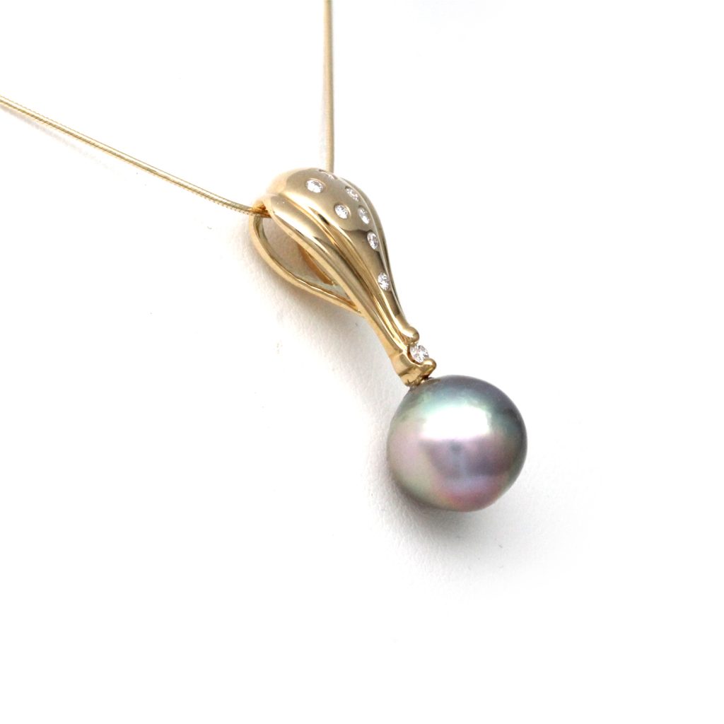 Impresionante Perla Multicolor en Dije de Oro Amarillo 18K con ...